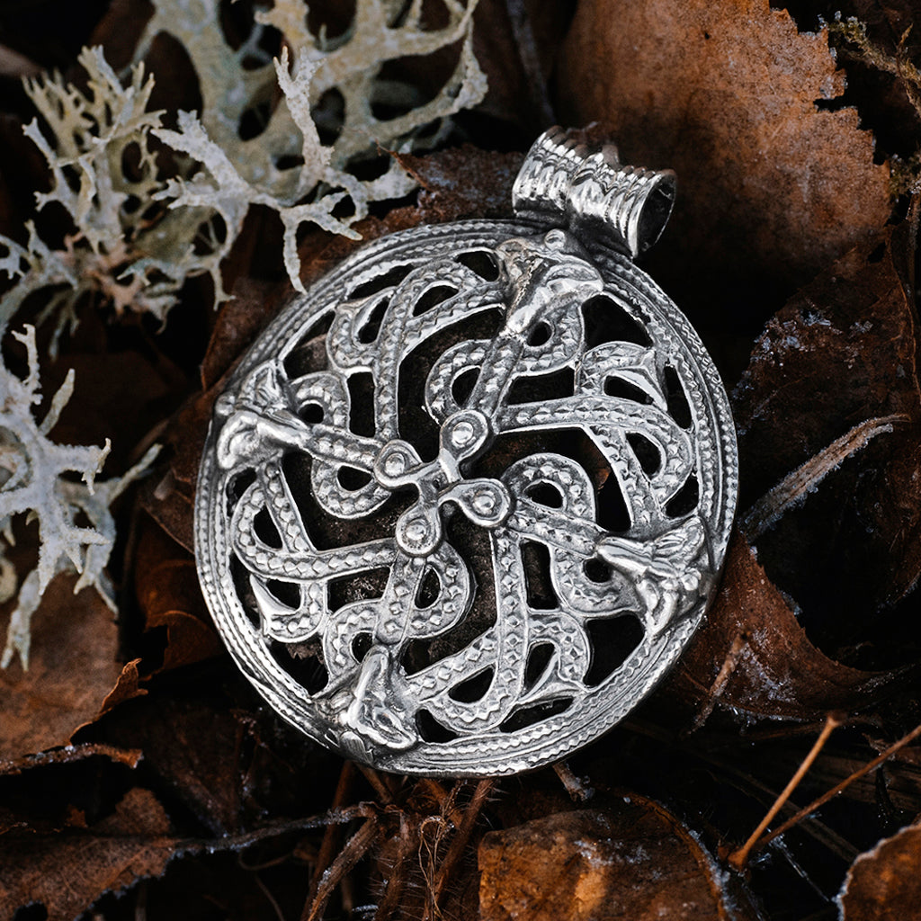 Shield Amulet, Silver – Grimfrost Intl