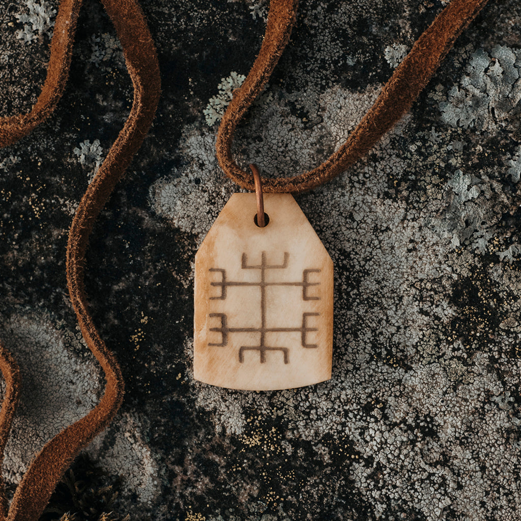 Herzlustafir Amulet, Bone – Grimfrost Intl